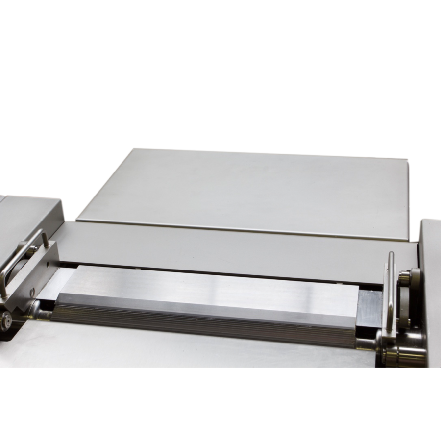 Tabletop fish skinning machine - versatile skinner for regular and deepskin